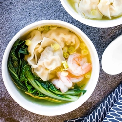 Chinese pork and shrimp wonton soup recipe - Soups and stews