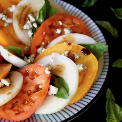 Appetizer - Tomato onion and blue cheese salad recipe