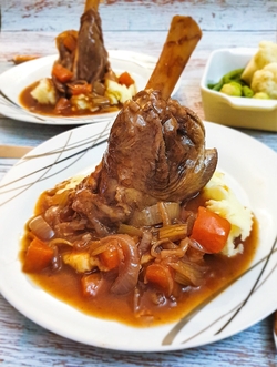 Lamb - Lamb shanks in red wine slow cooker recipes
