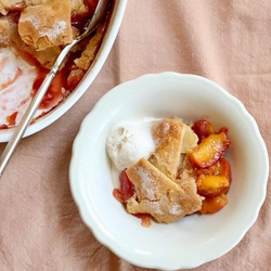 Dessert - Peach Cobbler with Frozen Peaches and Pie Crust recipes