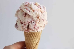 Strawberry ice cream recipe with greek yogurt - Clean eating